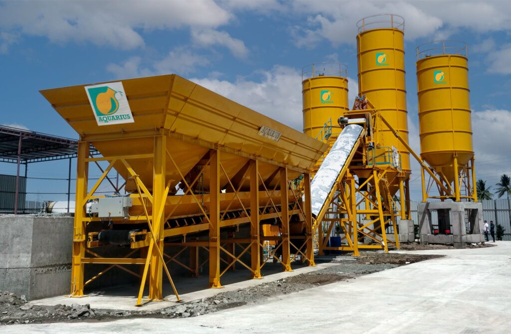 Aquarius SP 60C belt Batching Plant working at Ultracon Solution for ...